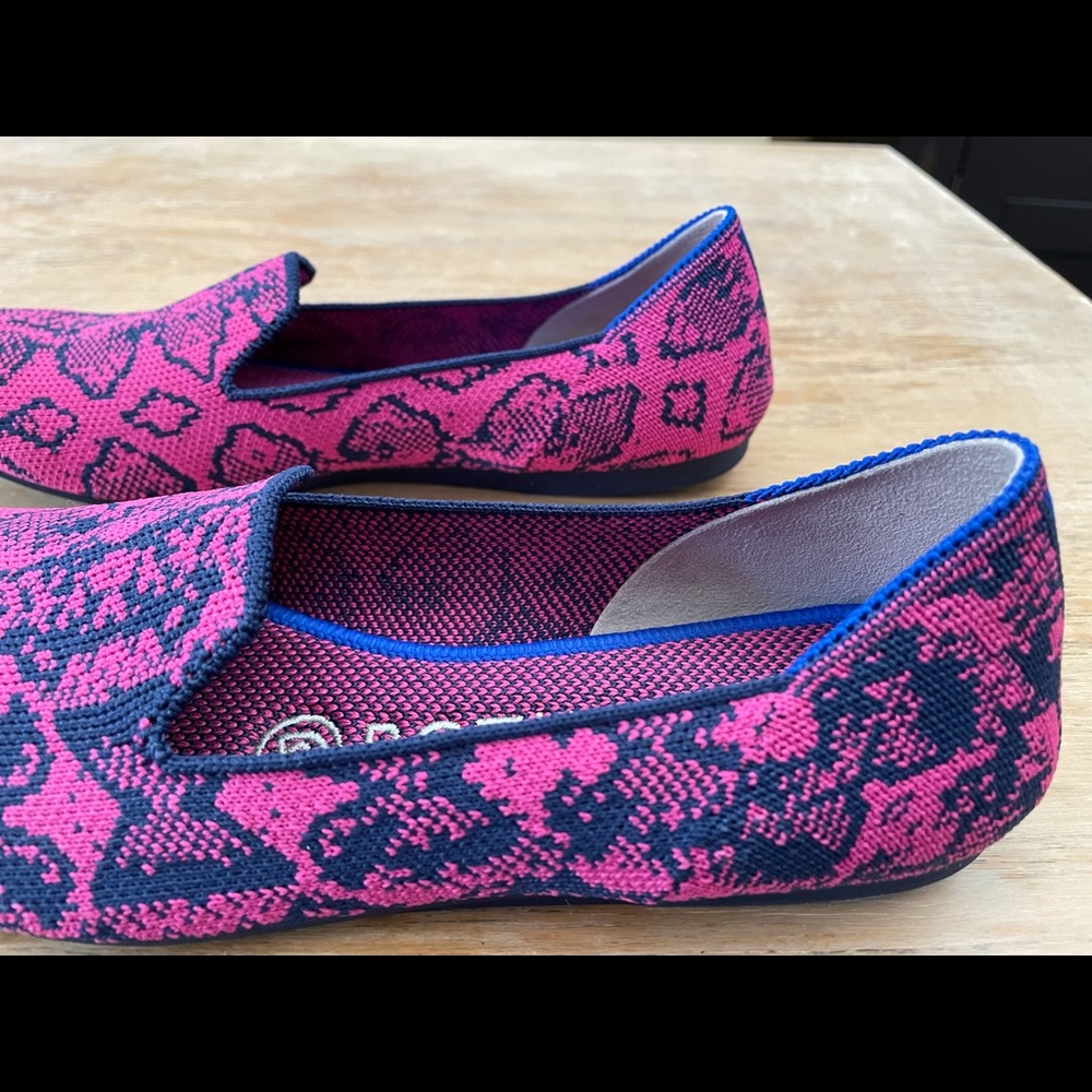 Rothy’s The Loafer Fuchsia Navy Snake - Gem